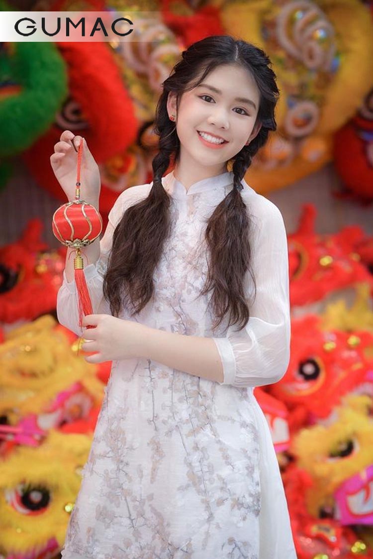 Các kiểu tóc mặc áo dài cho MẶT TRÒN xu hướng 2025